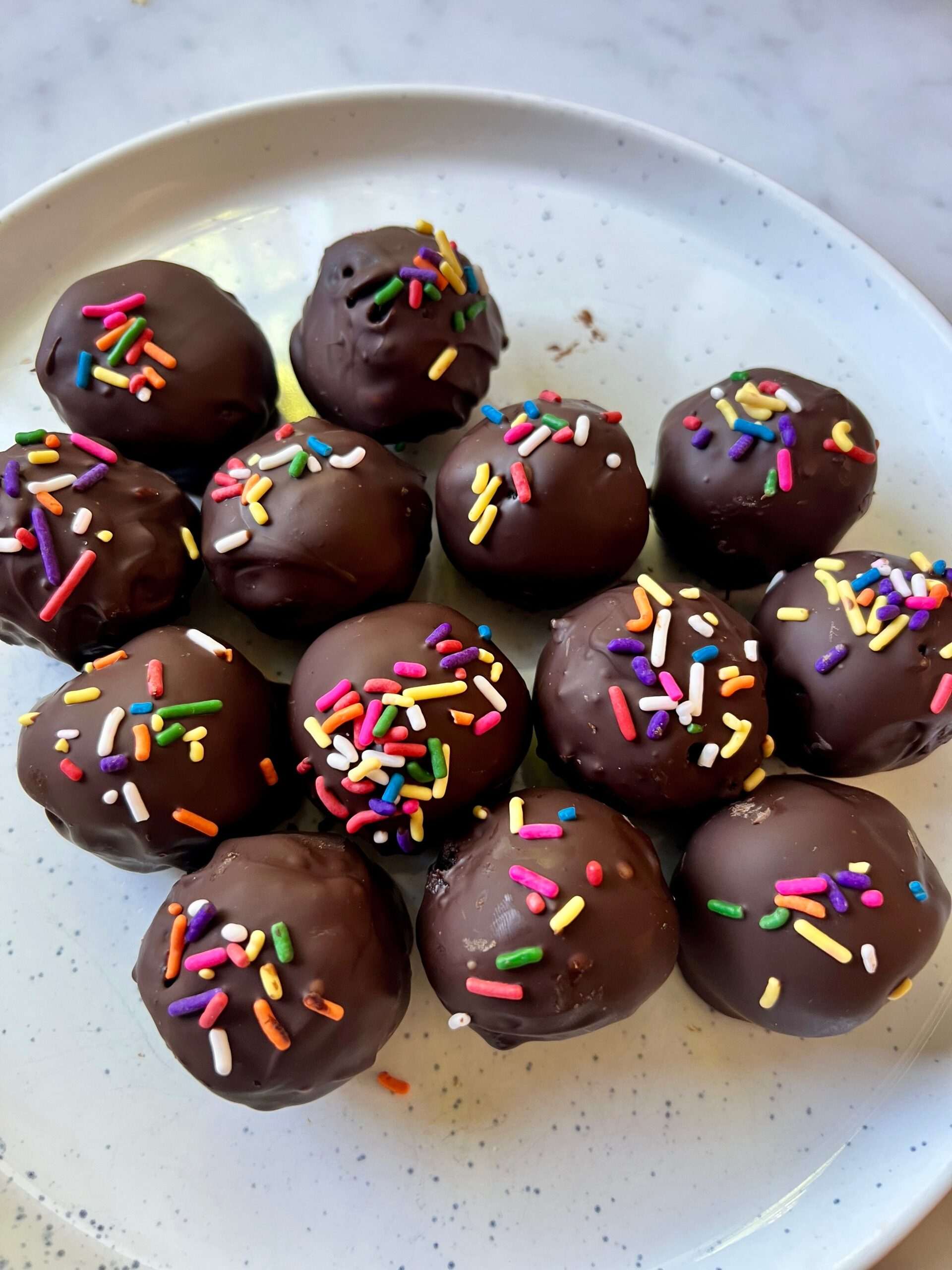 Chocolate Cake Balls - NOBREAD
